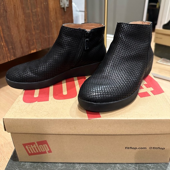 Fitflop | Shoes | Fitflop Sumo Snake Boots | Poshmark